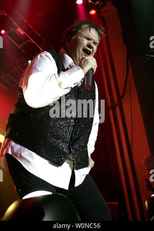 Meat Loaf performs in concert at the Mizner Park Amphitheatre in Boca ...