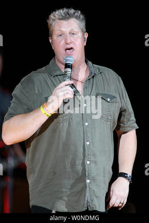 Gary LeVox of Rascal Flatts performs at the Cruzan Amphitheater West ...