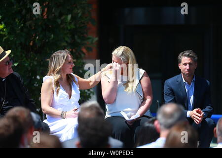 NEW YORK, NEW YORK - JUNE 27: Anne and Sarah Seaver, the daughters of ...