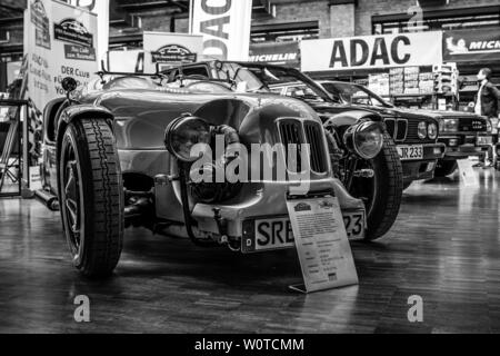 Lomax 223 - is a British kit car based on mechanical components of the ...