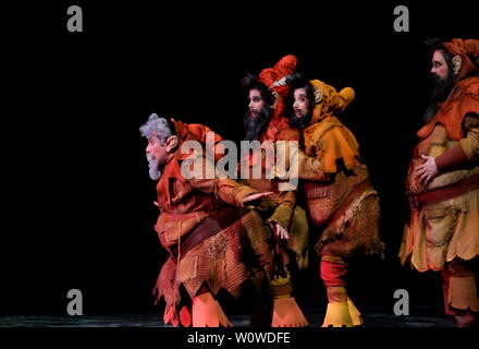 »Snow White« is one of the most famous children's and house fairy tales ...