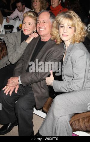 Neil Sedaka wife Leba and daughter Dara 2010 Photo By John Barrett ...
