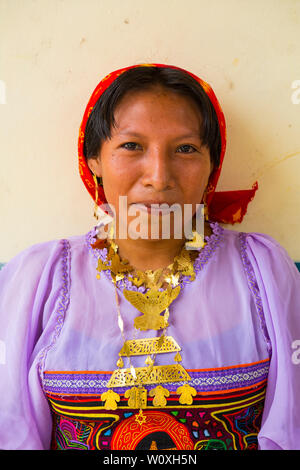 Traditional jewelry, Kuna ethnic group village, San Blas archipelago ...