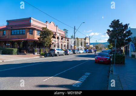 Berry, NSW, Australia-June 9, 2019: People enjoying the long weekend in ...