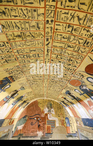 Scene from Pashedu Tomb in Deir el-Medina Village, Luxor City, Egypt ...