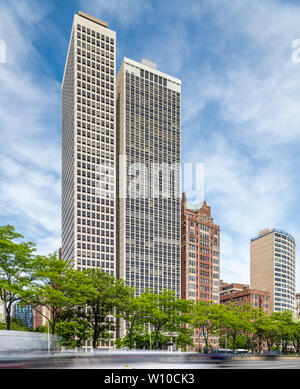 1100 and 1110 North Lake Shore Drive buildings Stock Photo - Alamy