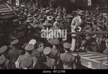 Back to Blighty, boarding the leave boat, WW1 Stock Photo - Alamy