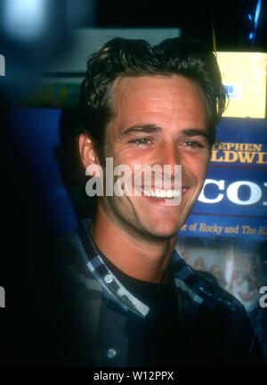 8 SECONDS [US 1994] LUKE PERRY Date: 1994 Stock Photo - Alamy