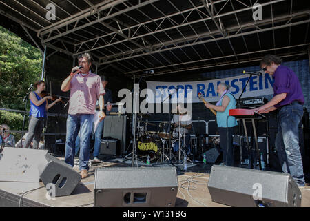 FOCUS - Dutch rock group in 1973 Stock Photo - Alamy