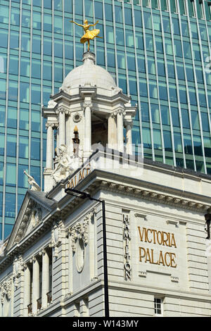 Victoria Palace West-End theatre exterior,Victoria Street, Westminster, London, England Stock ...