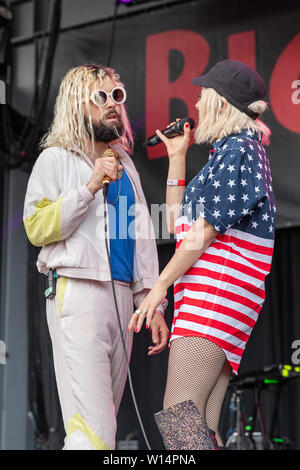 Cole Randall and Shpresa Lleshaj of Flora Cash during the BottleRock ...