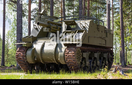 M7 priest self propelled 105 millimeter howitzer tank Stock Photo - Alamy