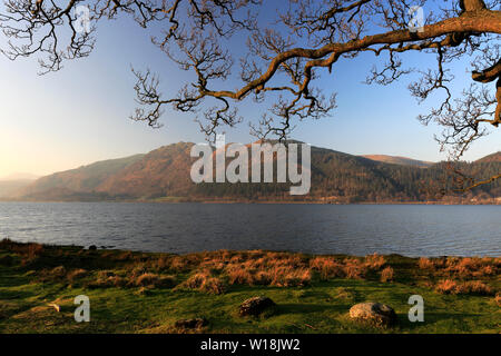 Sunset over Bassenthwaite lake, Keswick town, Lake District National ...