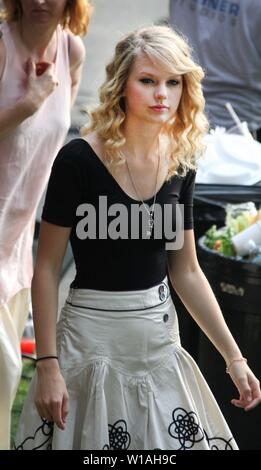 Taylor Swift 2008 Photo By John Barrett/CelebrityArchaeology.com Stock ...