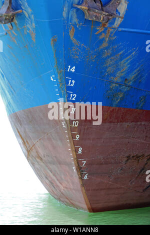 Load Line Mark and Lines on the Bow of Ship Stock Photo - Alamy