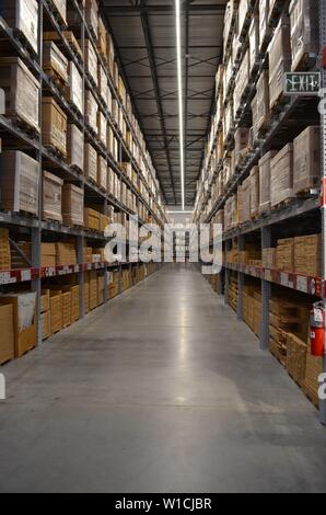 Warehouse with stocked shelves Stock Photo - Alamy