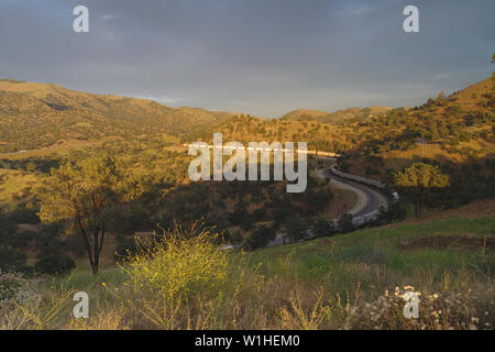 Image showing the famous Tehachapi Loop in Kern County, California ...