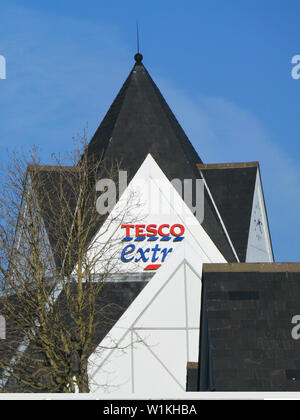 Tesco Extra Sign, Tesco Extra, Reading, Berkshire, England Stock Photo ...