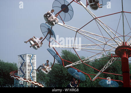 Funfair in Butlins Holiday Camp, Pwllheli, North Wales Stock Photo - Alamy