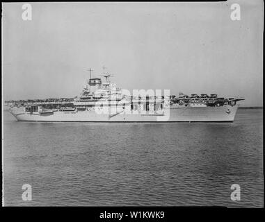 Wasp (CV7). Port bow, 12-27-1940 Stock Photo - Alamy