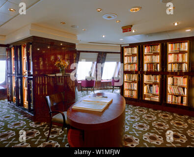 Ship library, Queen Mary 2 Stock Photo - Alamy