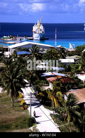 Makemo - Tuamotu Islands French Polynesia - South Pacific Stock Photo ...