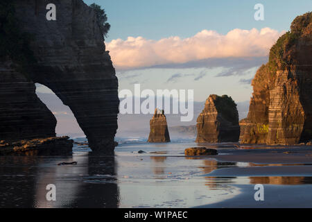 Rock formations, Tongaporutu, Taranaki, North Island, New Zealand ...