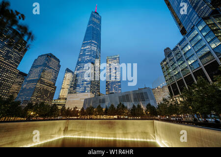 The North Tower collapsed at the World Trade Center terrorist attacks ...