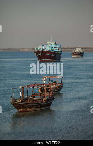 Traditional Lenj ship of Qeshm, Persian Gulf, Iran, Asia Stock Photo ...