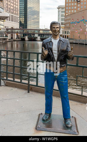The Fonz statue in downtown Milwaukee, Wisconsin, USA Stock Photo - Alamy