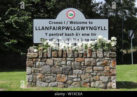 Llanfairpwllgwyngyll, Llanfair Pwllgwyngyll or Llanfair­pwllgwyngyll ...
