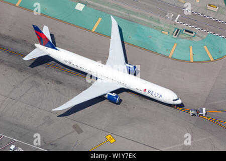 Aerial view of Delta Airlines Boeing 757 and Airbus A320 aircraft at ...
