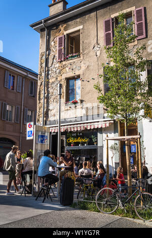 Les Grottes neighbourhood, a bohemian district in Geneva, Switzerland ...