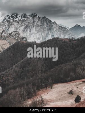 Mirador de les Bedules, peaks of Europe, natural park of Ponga ...
