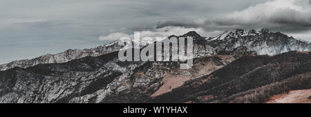 Mirador de les Bedules, peaks of Europe, natural park of Ponga ...