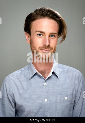 Portraits of a young friendly man Stock Photo - Alamy
