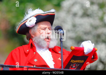Scarborough Town Crier David Birdsall Stock Photo - Alamy