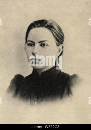 Photo portrait of Nadezhda Krupskaya. Nadezhda Konstantinovna Krupskaya ...