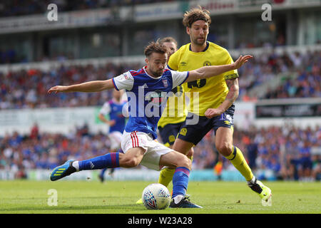 Gwion Edwards of Ipswich Town shoots at goal - Ipswich Town v AFC ...