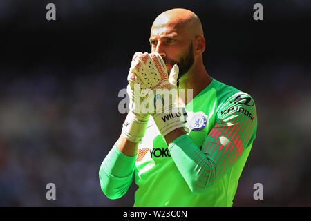 Willy Caballero of Chelsea reacts after Harvey Barnes of Leicester City ...