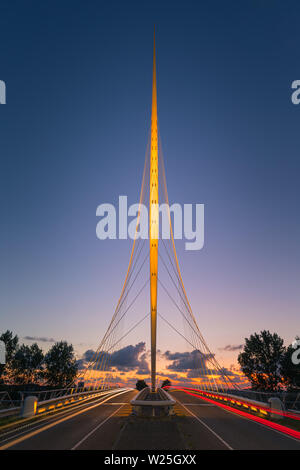 The Harp Bridge is one of three neighboring bridges crossing the ...