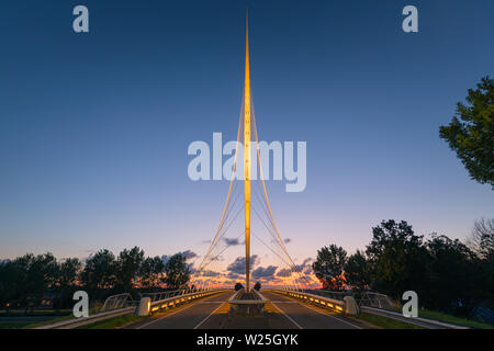 The Harp Bridge is one of three neighboring bridges crossing the ...