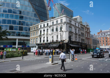 The Globe Pub, Moorgate, London Stock Photo - Alamy