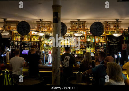 the Piper Pub at George Square in Glasgow Stock Photo - Alamy
