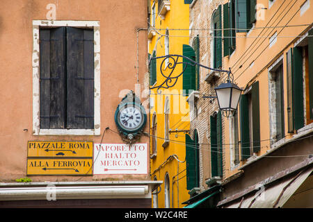 Street signs in Venice, Italy Stock Photo - Alamy