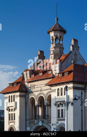 Ovid Square with the National Museum of History and Archeology in ...