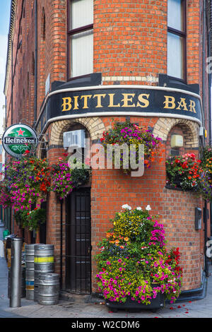 Belfast pub, Public house Belfast city centre, pub exterior pictures ...