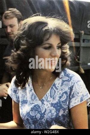 Cheryl Prewitt, Miss America for 1980, waves to the audience after ...