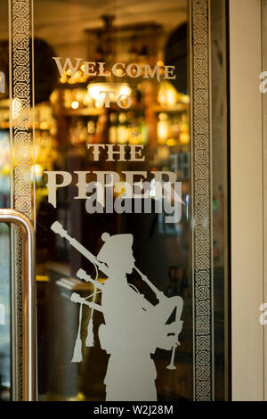 the Piper Pup at George Square Stock Photo - Alamy