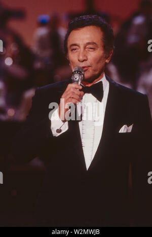 Al Martino, amerikanischer Sänger, bei einem Auftritt in Deutschland ...